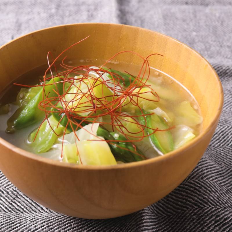 Japanese Spring Cabbage (Haru-Kyabetsu) Miso Soup | Kurashiru